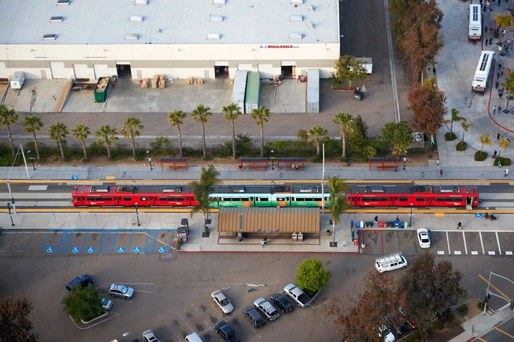 Blue Line Light Rail Planning and Engineering Design | Kimley-Horn
