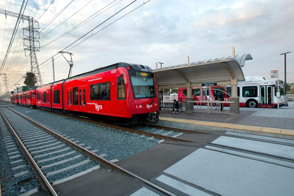 Blue Line Light Rail Planning and Engineering Design | Kimley-Horn